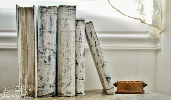 5 Easy Ways to Upcycle and Decorate with Vintage Books - Life on ...